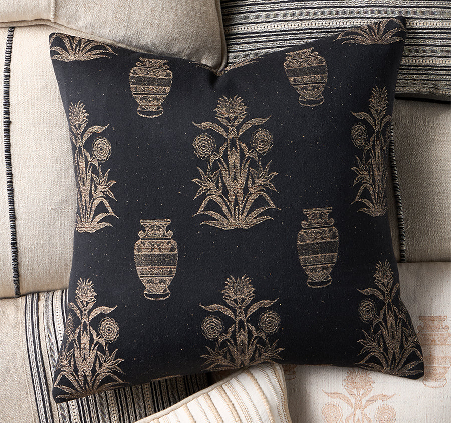 Amara Classica 50x50cm Filled Cushion – Manchester Warehouse